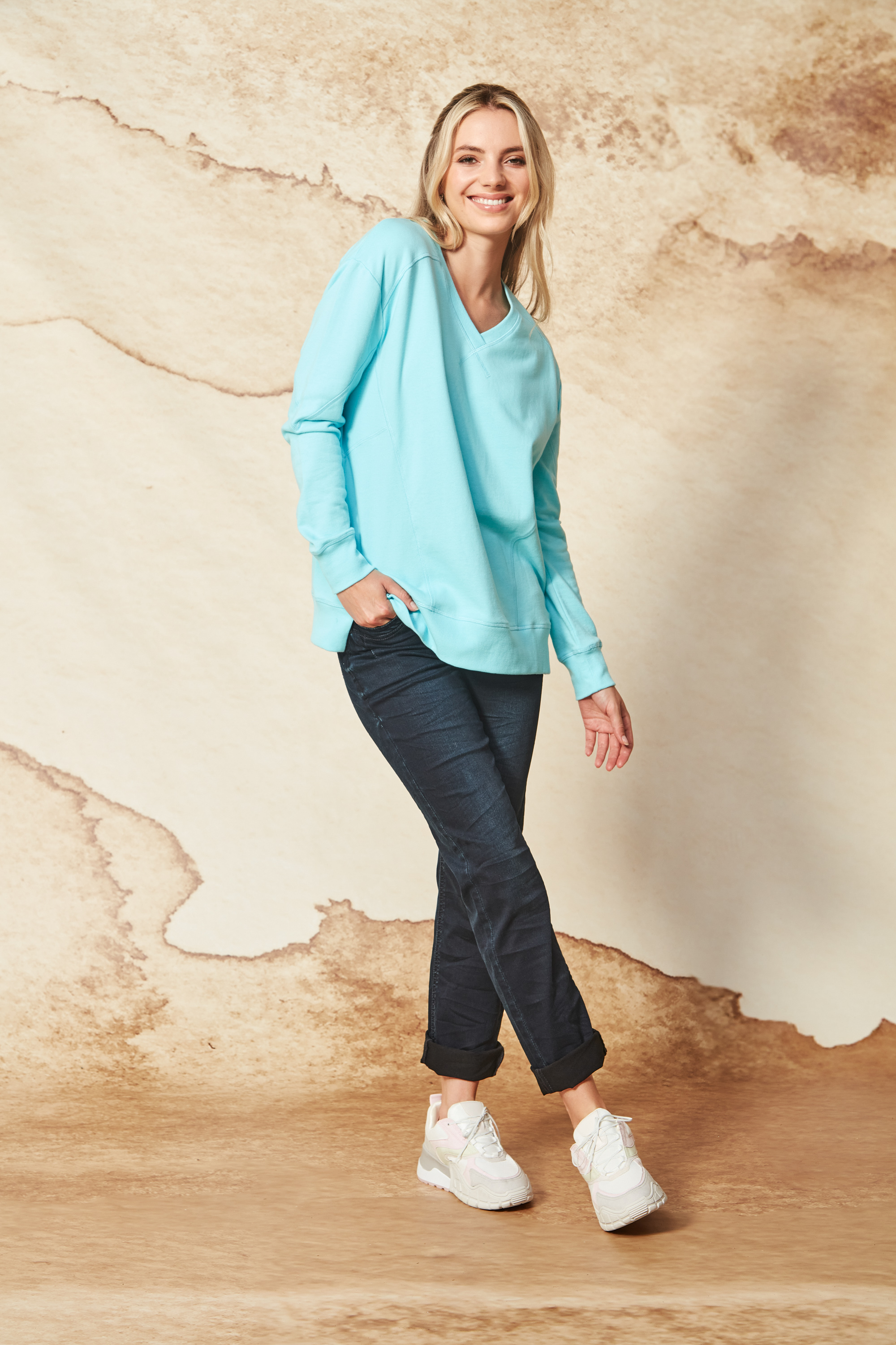 Verge - TRIVIA SWEATSHIRT - Hartleys Fashion